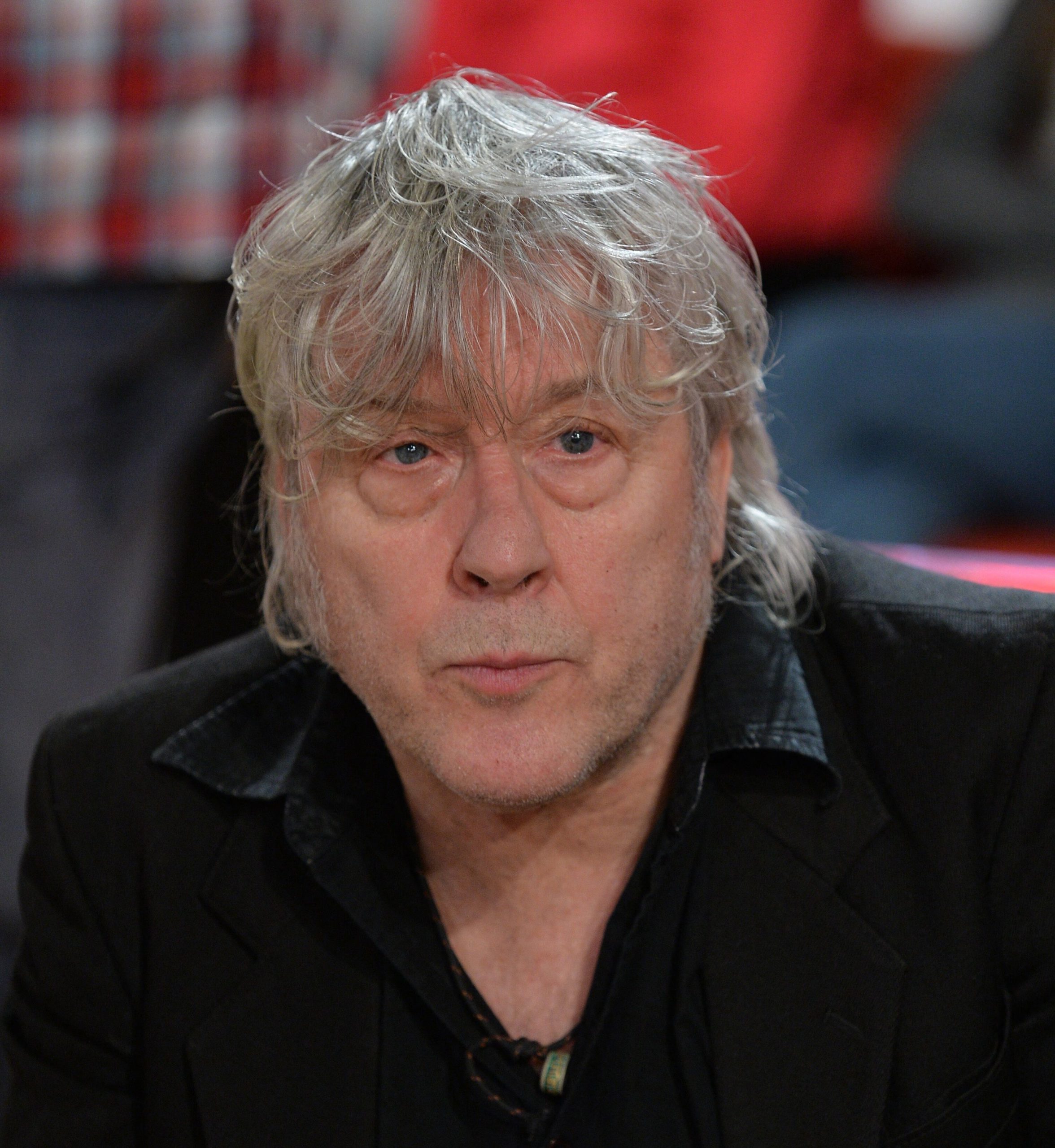 Une pensée pour Arno, décédé il y a un an. | Suis-Nous