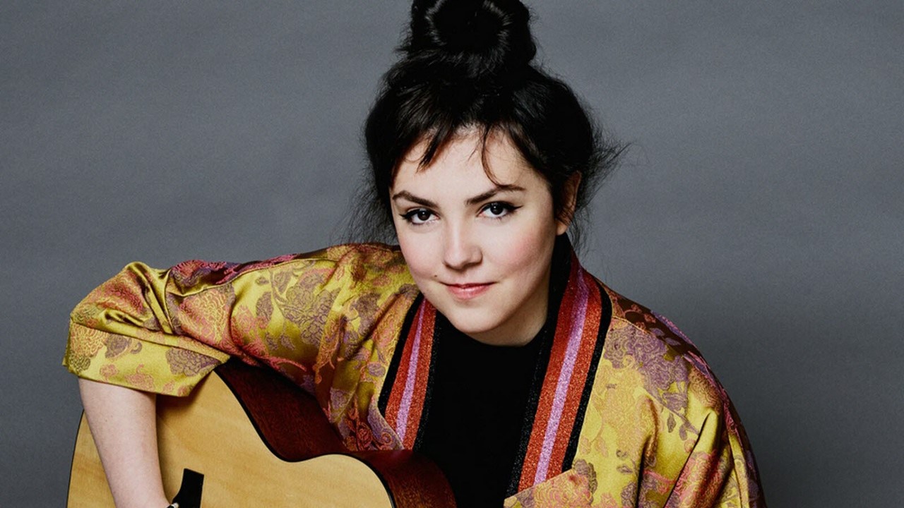 Bon anniversaire à Hoshi (27 ans). Elle fait régulièrement monter des ...