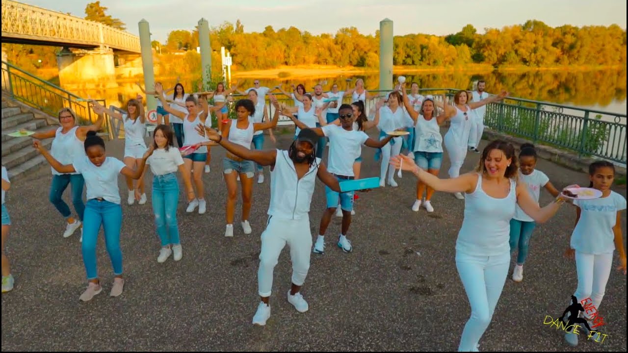 Jerusalema : les paroles de la chanson traduites en Français | Suis-Nous