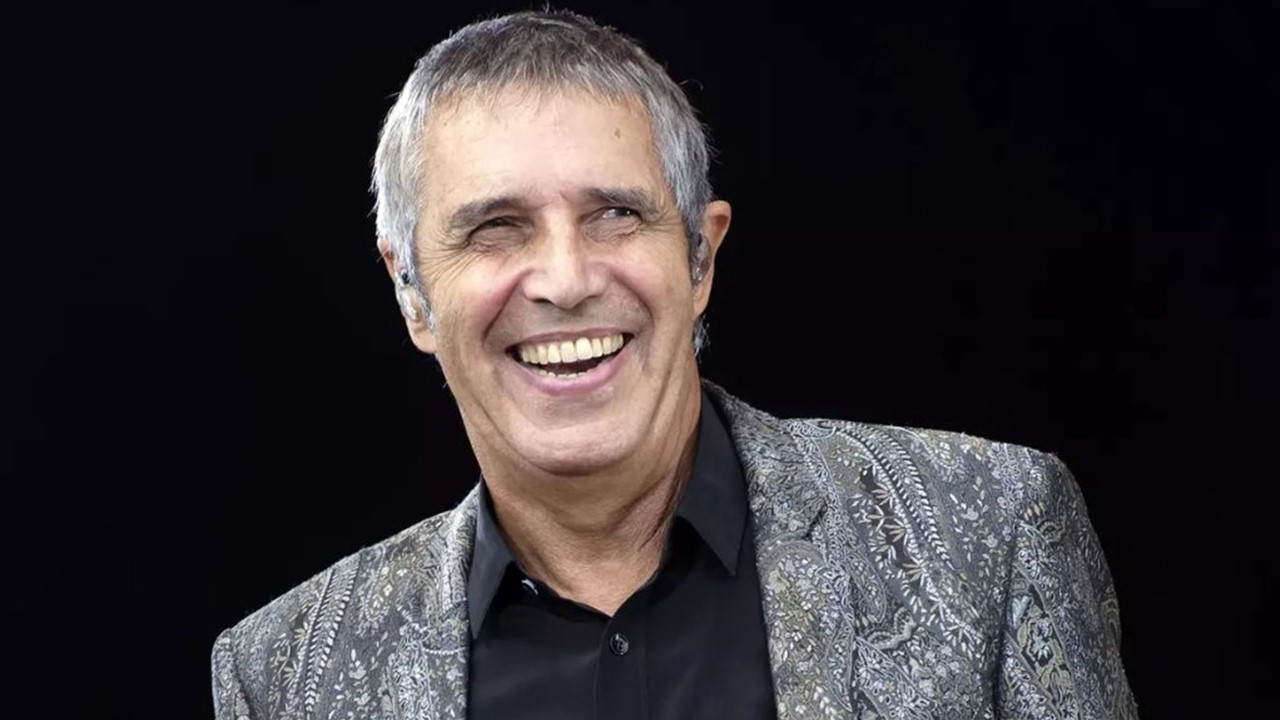 Bon anniversaire à Julien Clerc (77 ans). Le chanteur s'est trouvé une ...