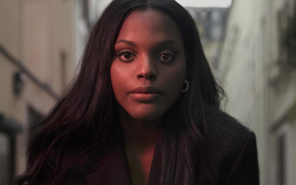 Ecoutez le nouveau single de Mentissa "Prends moi la tête" | Suis-Nous