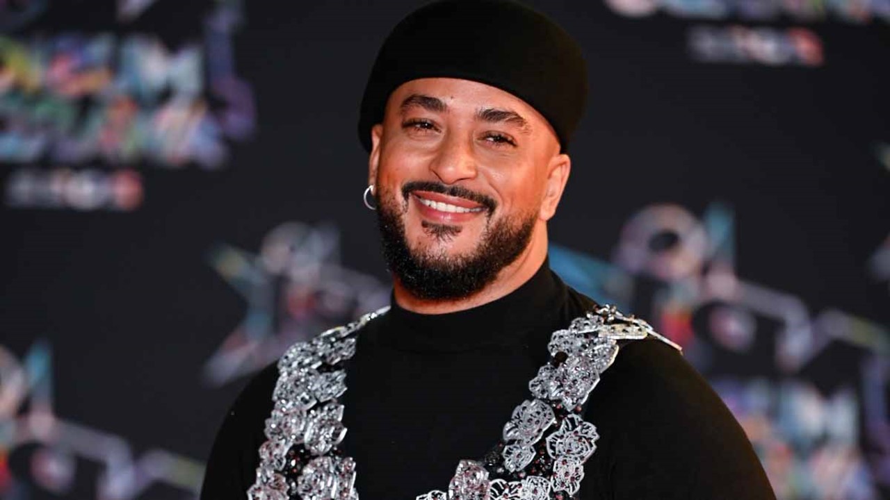 Slimane nous fait découvrir un extrait d'un nouveau titre inédit ...