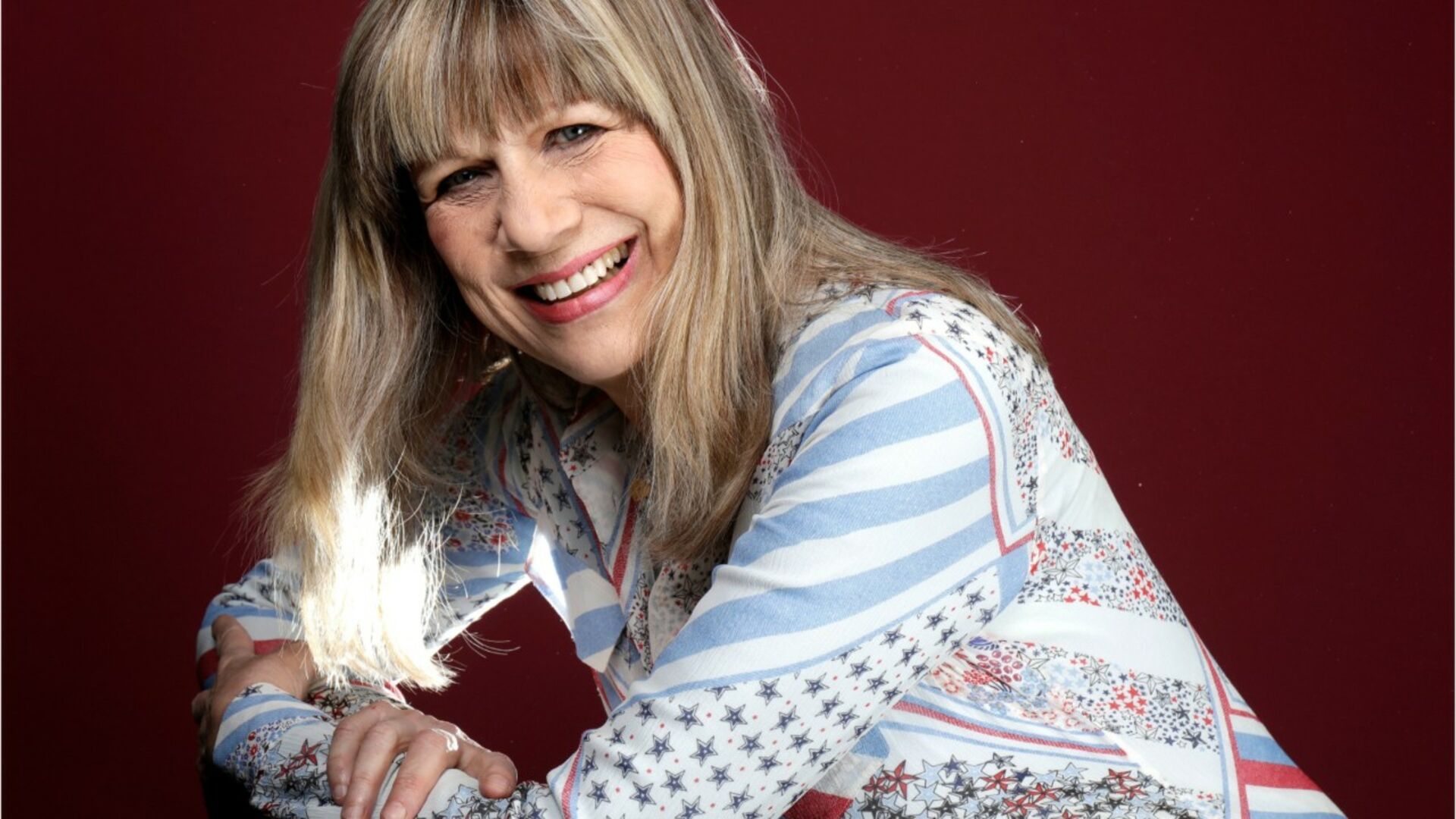 Bon anniversaire à Stone (77 ans). Elle assume sa chirurgie esthétique ...