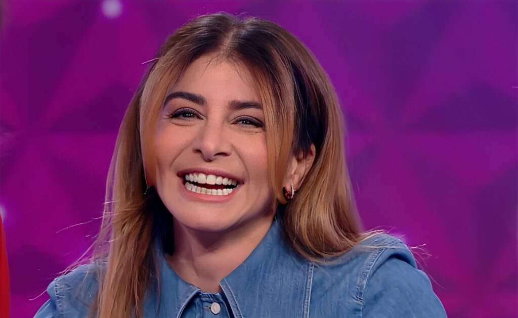 Bon anniversaire à Julie Zenatti (44 ans). Sa tessiture de soprano ...