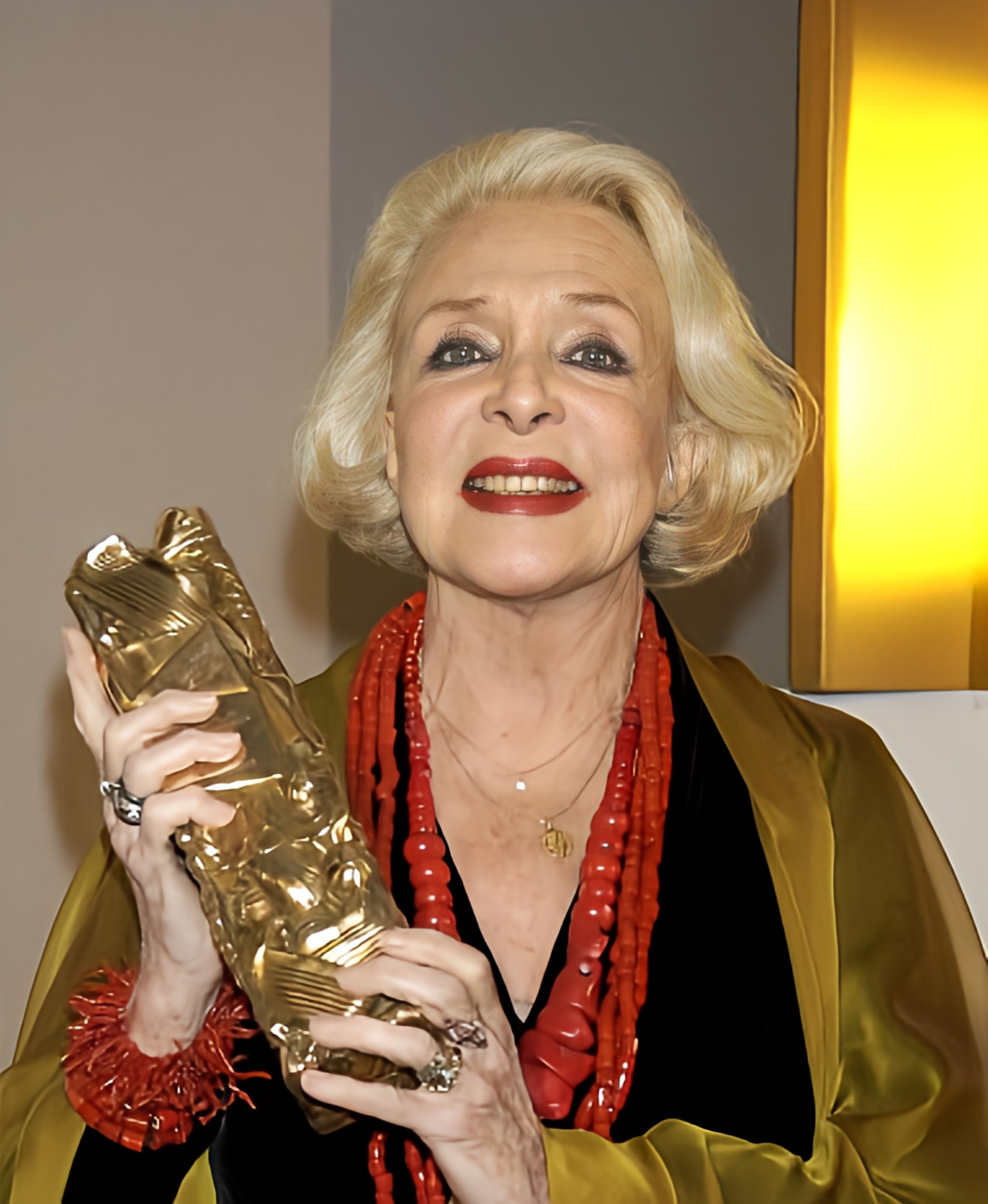 Micheline Presle est décédée à 101 ans. Le feuilleton "Les Saintes ...